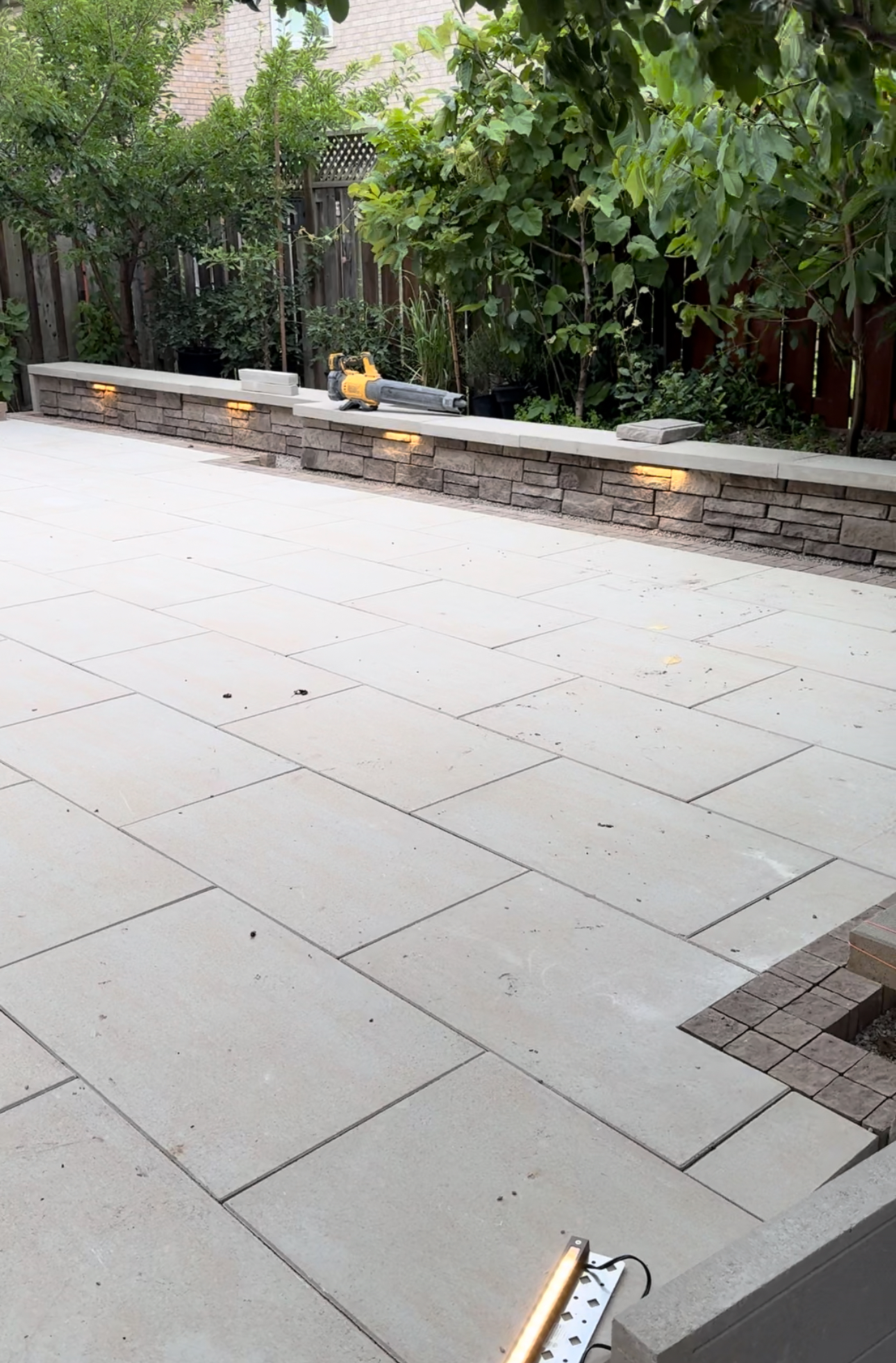 Interlocking Retaining Wall - Interlocking & Pool Contractors in Oakville